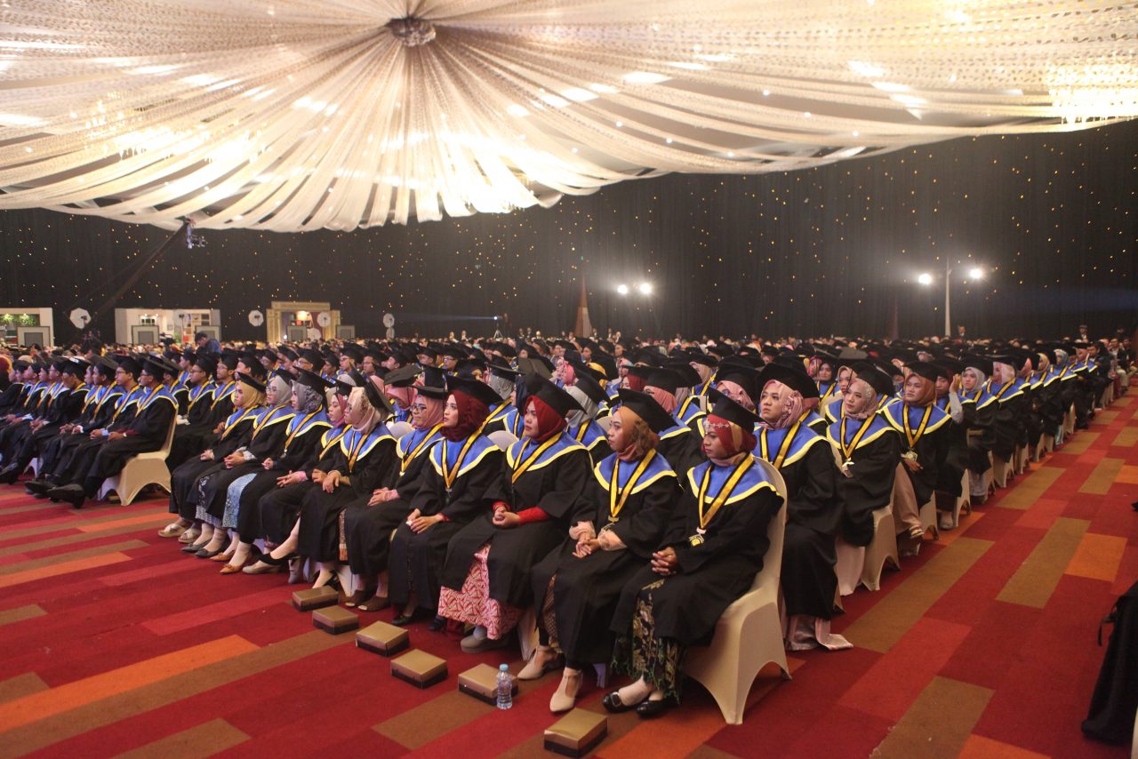 STID Al-Hadid Gelar Wisuda Layaknya Gala Show | STID Al Hadid